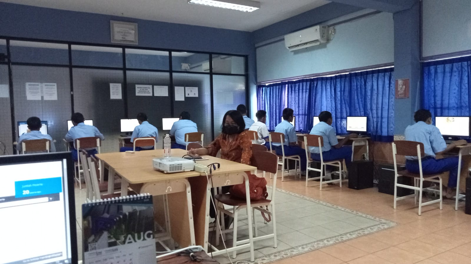 45 Siswa SMK 1 Perguruan “Cikini” Ikuti ANBK 2022 - SMK Perguruan Cikini